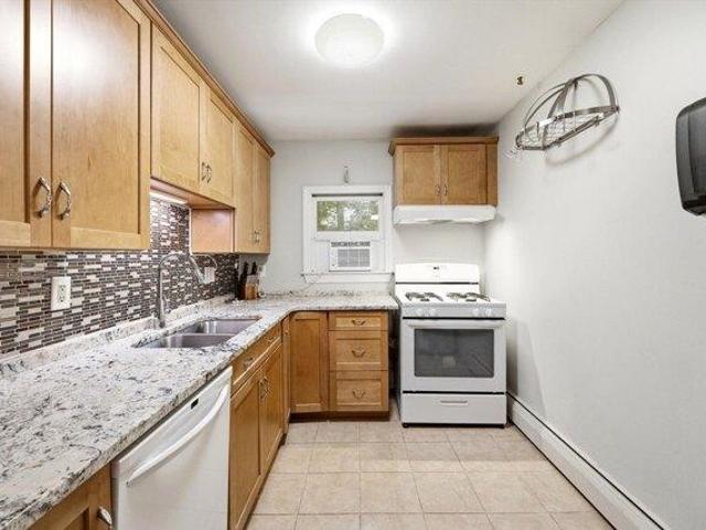 house with 4 bedroom, Townsend MA ES105192044