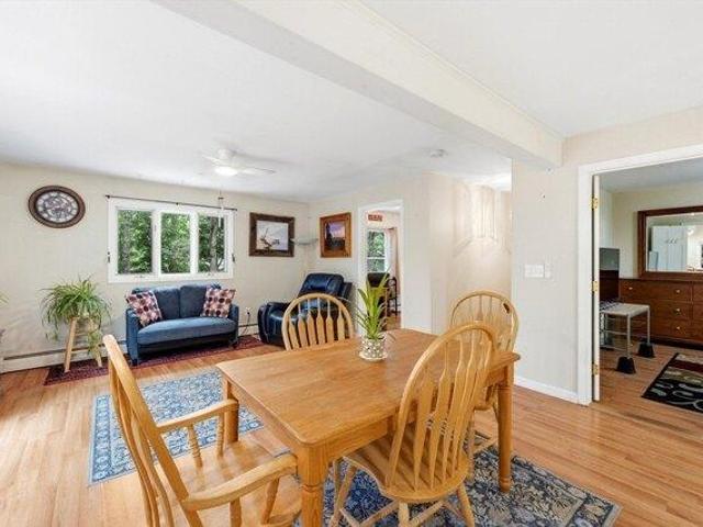 house with 4 bedroom, Townsend MA ES105105328