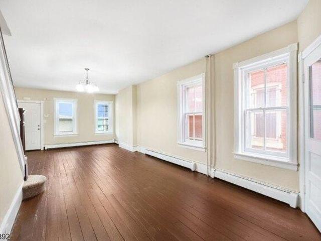 house with 4 bedroom, Trenton NJ ES105173358