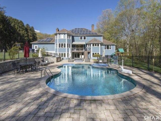 house with 4 bedroom, Trumbull CT DLS102217777