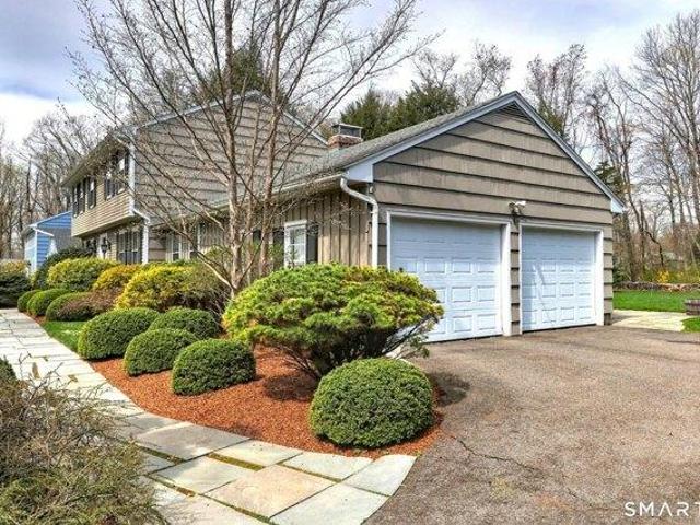 house with 4 bedroom, Trumbull CT DLS102218039