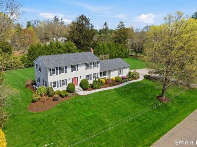house with 4 bedroom, Trumbull CT DLS102318343