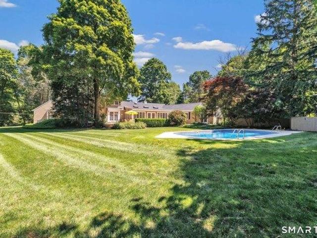 house with 4 bedroom, Trumbull CT DLS103069198