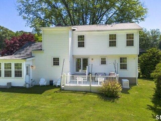 house with 4 bedroom, Trumbull CT DLS103069350