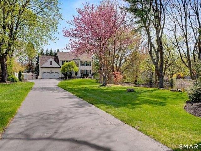 house with 4 bedroom, Trumbull CT DS102257048
