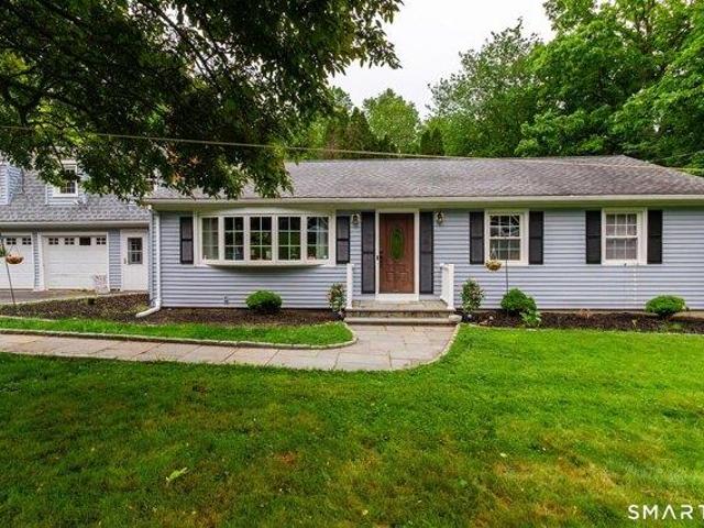 house with 4 bedroom, Trumbull CT DS102801607