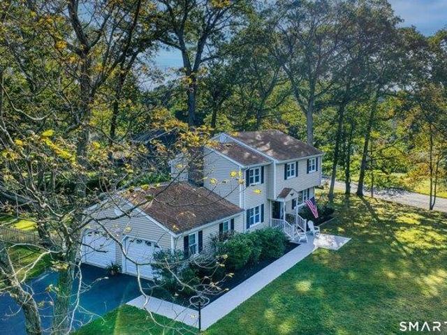 house with 4 bedroom, Trumbull CT DS102828019