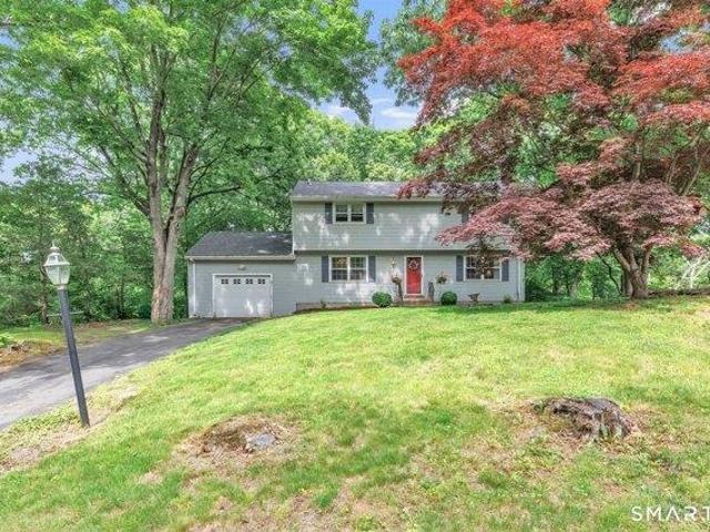 house with 4 bedroom, Trumbull CT DS103070505