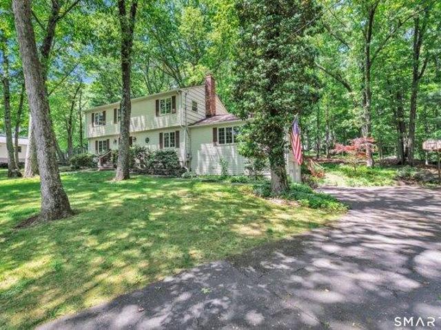 house with 4 bedroom, Trumbull CT DS103071875