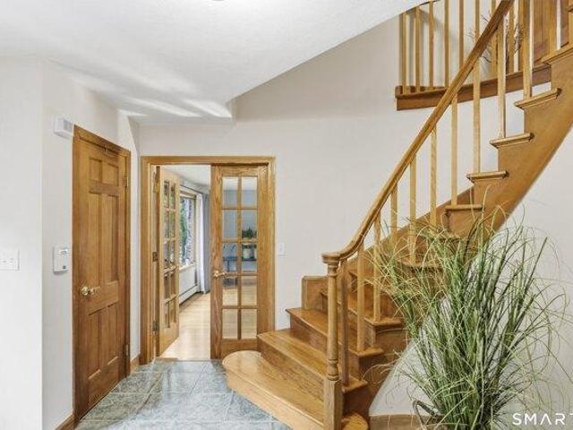 house with 4 bedroom, Trumbull CT DS104074956