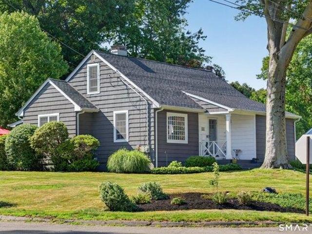 house with 4 bedroom, Trumbull CT DS104116465