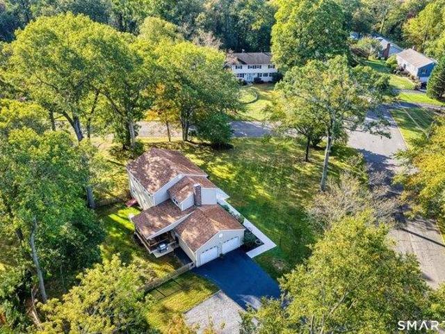house with 4 bedroom, Trumbull CT ES102828019