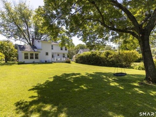 house with 4 bedroom, Trumbull CT ES103069350