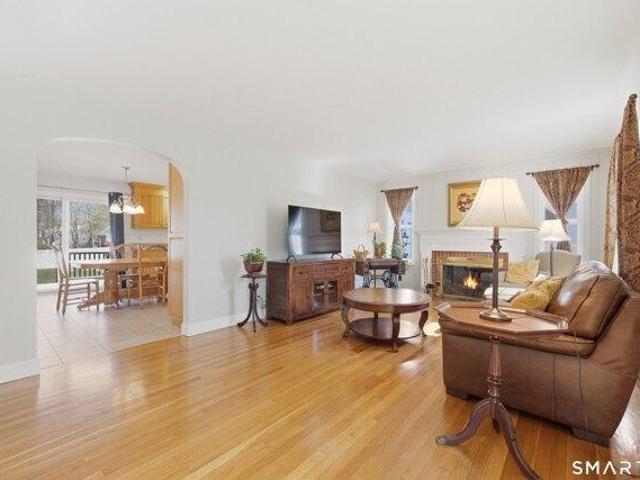 house with 4 bedroom, Trumbull CT ES103438513