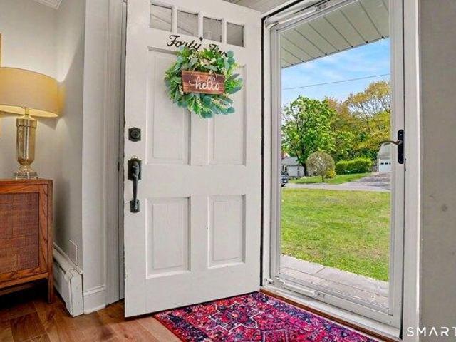 house with 4 bedroom, Trumbull CT ES103439685