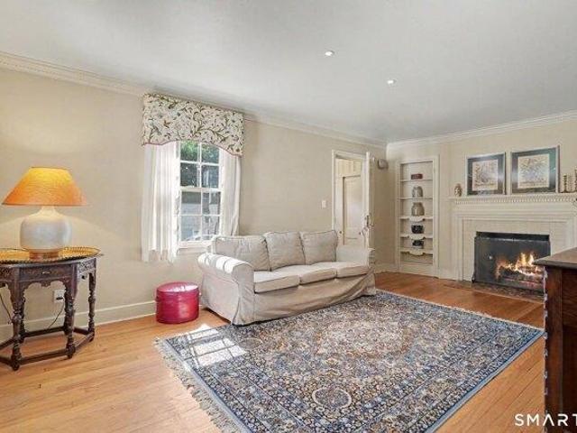 house with 4 bedroom, Trumbull CT ES104188812