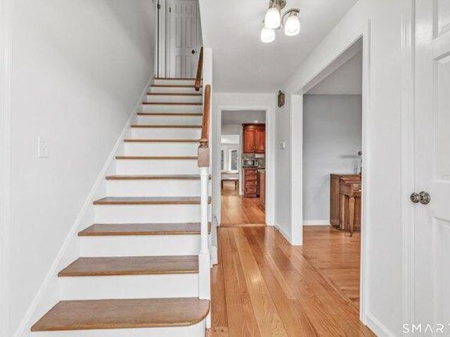 house with 4 bedroom, Trumbull CT ES104190401