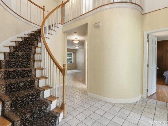house with 4 bedroom, Trumbull CT ES104568681