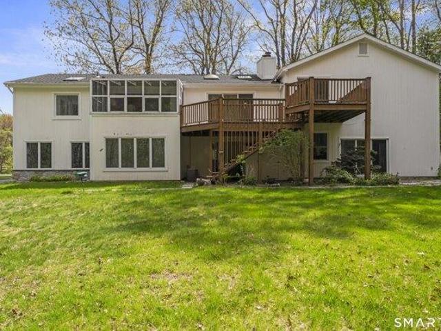 house with 4 bedroom, Trumbull CT ES104571623