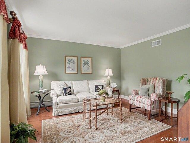house with 4 bedroom, Trumbull CT ES105159881