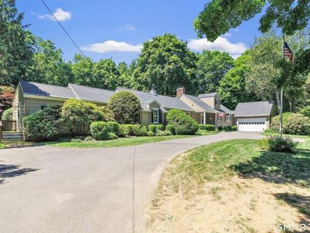 house with 4 bedroom, Trumbull CT ES105113660