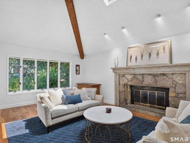 house with 4 bedroom, Trumbull CT ES105139935