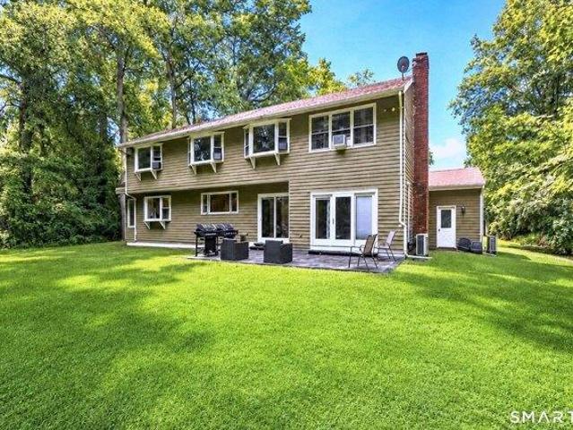 house with 4 bedroom, Trumbull CT ES105203444