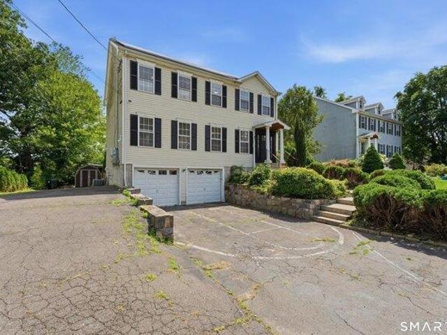 house with 4 bedroom, Trumbull CT ES105205278