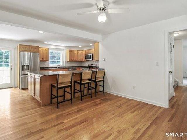 house with 4 bedroom, Trumbull CT ES105231770