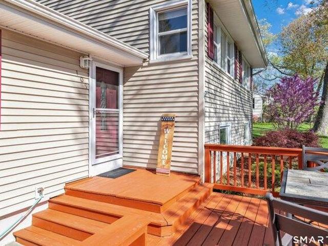 house with 4 bedroom, Trumbull CT ES105233668