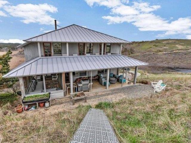 house with 4 bedroom, Truro MA DS103072508