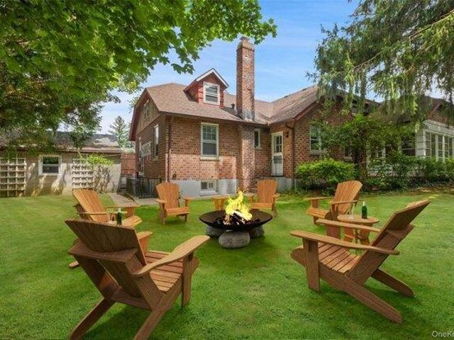 house with 4 bedroom, Tuckahoe NY ES105202741