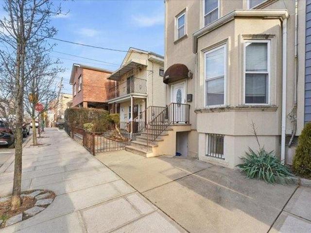 house with 4 bedroom, Union City NJ DS102584319