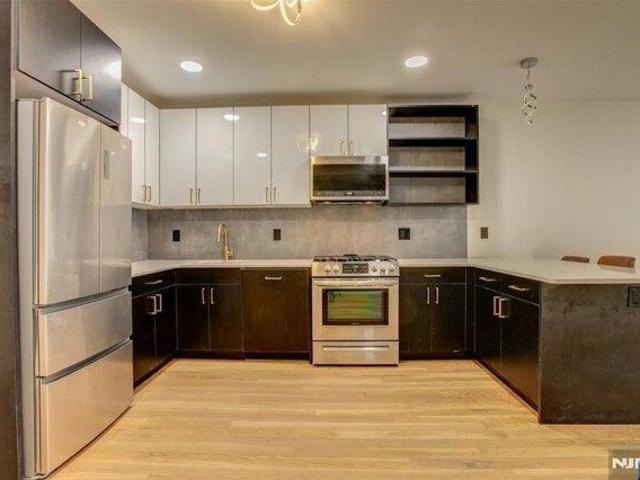house with 4 bedroom, Union City NJ ES104608766