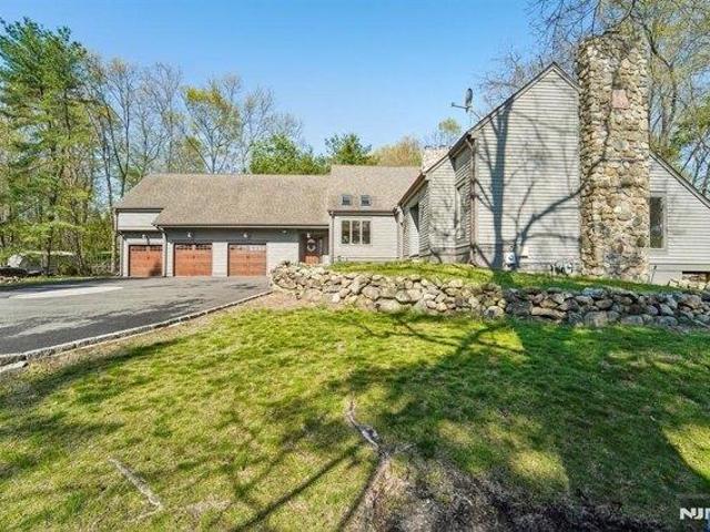 house with 4 bedroom, Upper Saddle River NJ DS101899516