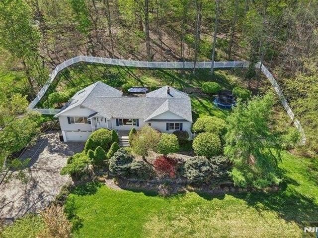 house with 4 bedroom, Upper Saddle River NJ DS102214818