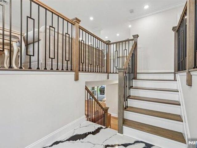house with 4 bedroom, Upper Saddle River NJ DS104408091