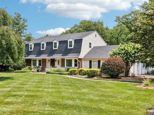 house with 4 bedroom, Upper Saddle River NJ ES104607323