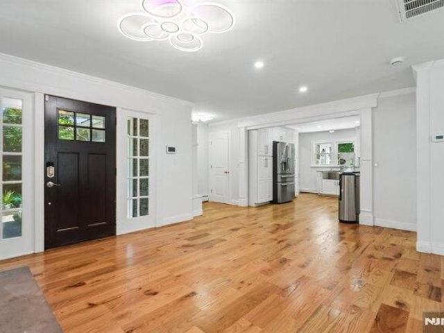 house with 4 bedroom, Upper Saddle River NJ ES104922386