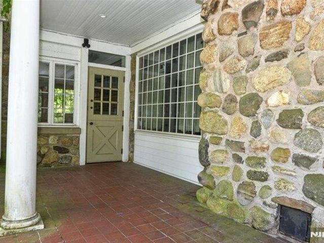 house with 4 bedroom, Upper Saddle River NJ ES104235519
