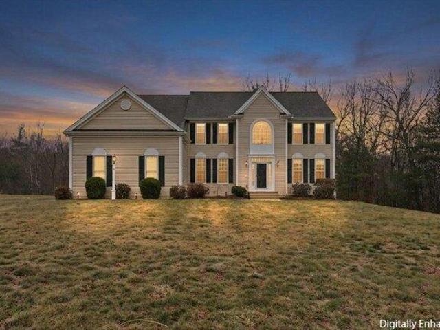 house with 4 bedroom, Upton MA DLS101576715