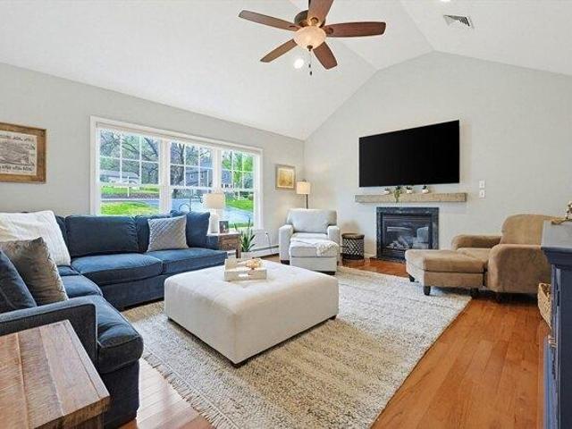 house with 4 bedroom, Upton MA ES103248887