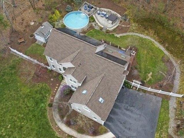 house with 4 bedroom, Upton MA ES103441221