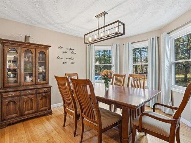 house with 4 bedroom, Upton MA ES103432622