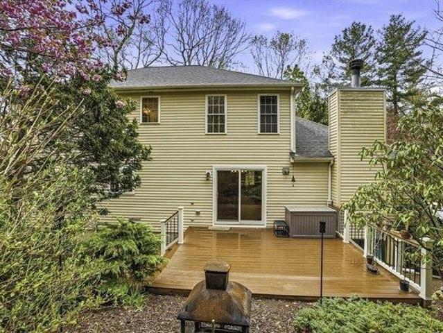 house with 4 bedroom, Upton MA ES104007623