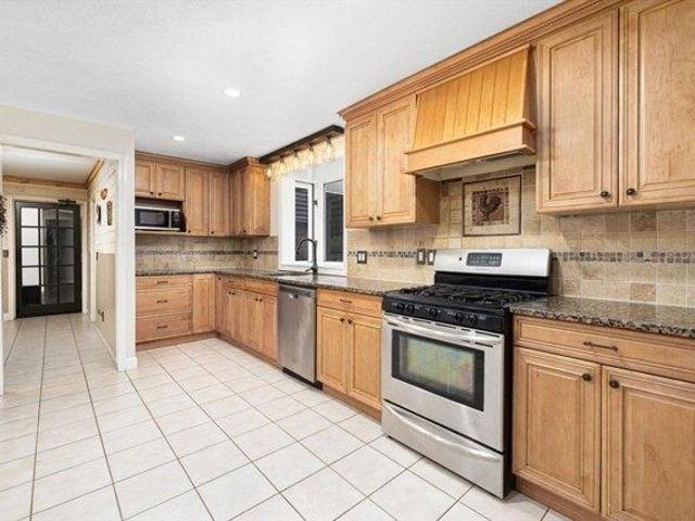 house with 4 bedroom, Upton MA ES104852395