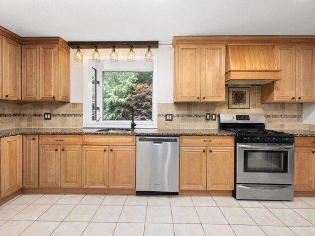 house with 4 bedroom, Upton MA ES105174729