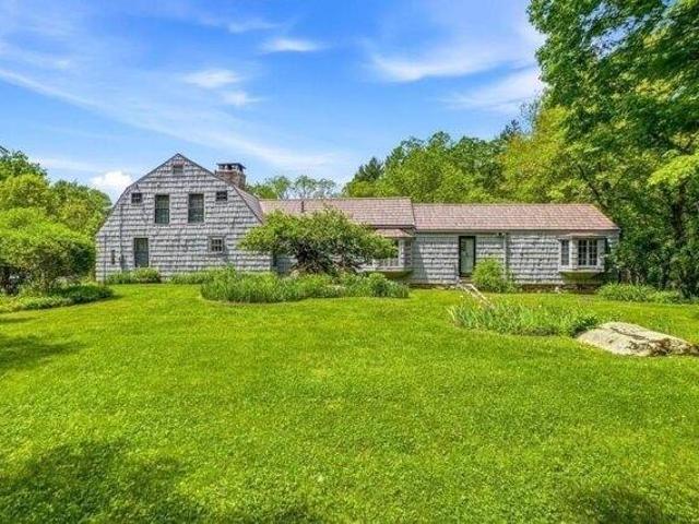 house with 4 bedroom, Upton MA ES105204353