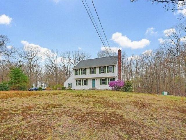 house with 4 bedroom, Uxbridge MA DS102411280