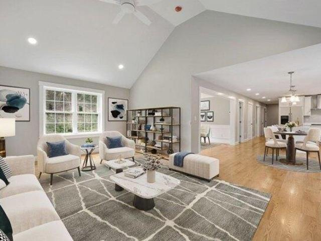house with 4 bedroom, Uxbridge MA DS102724678